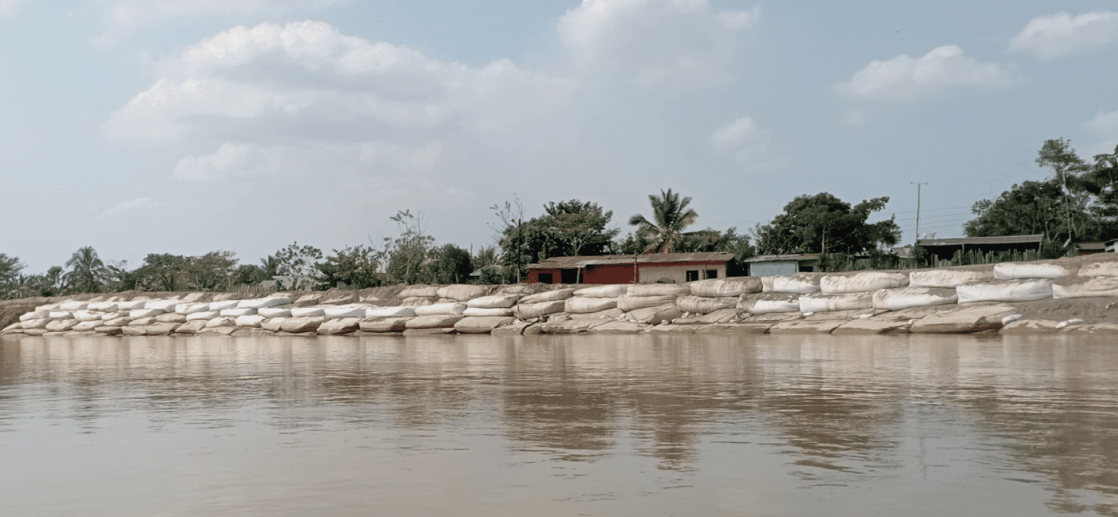 Obras de protección de orillas con geotextiles de alto desempeño ...