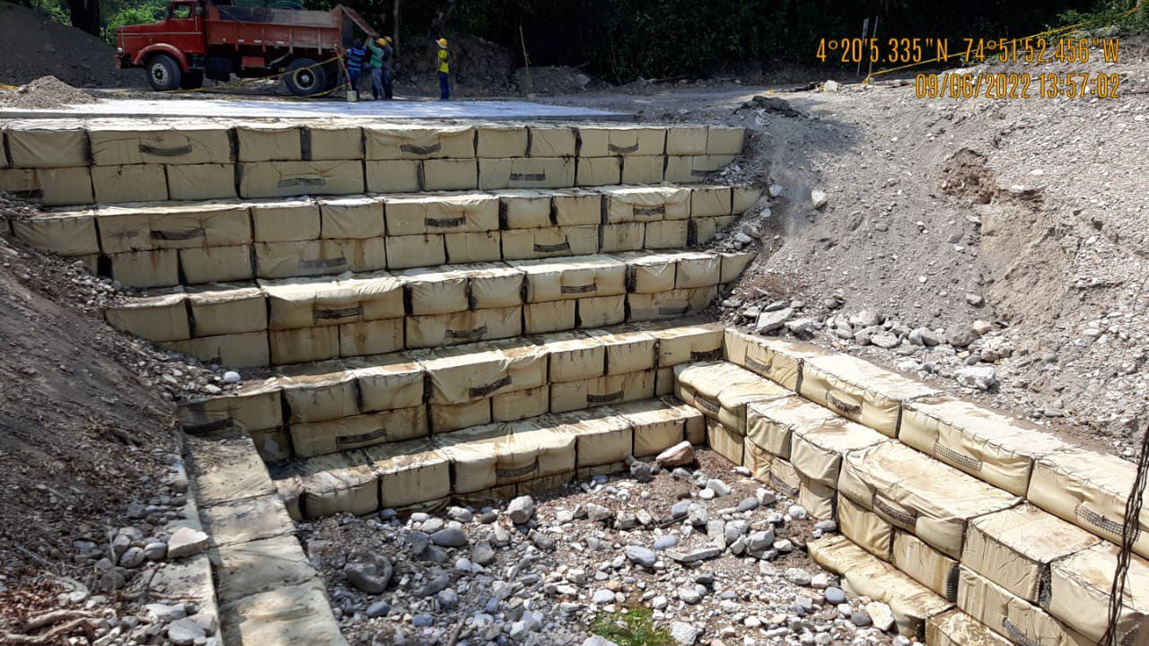 Protección con GEOCONTENEDORES HYDROBLOCK - Geomatrix